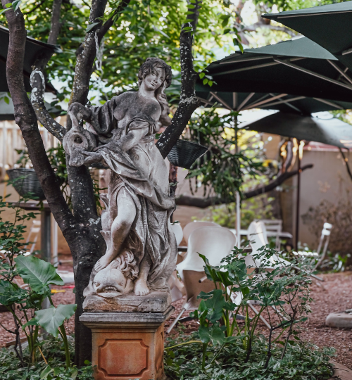 Paputzis – Welcome to Paputzis. Enjoy our delicious menu, wine garden ...